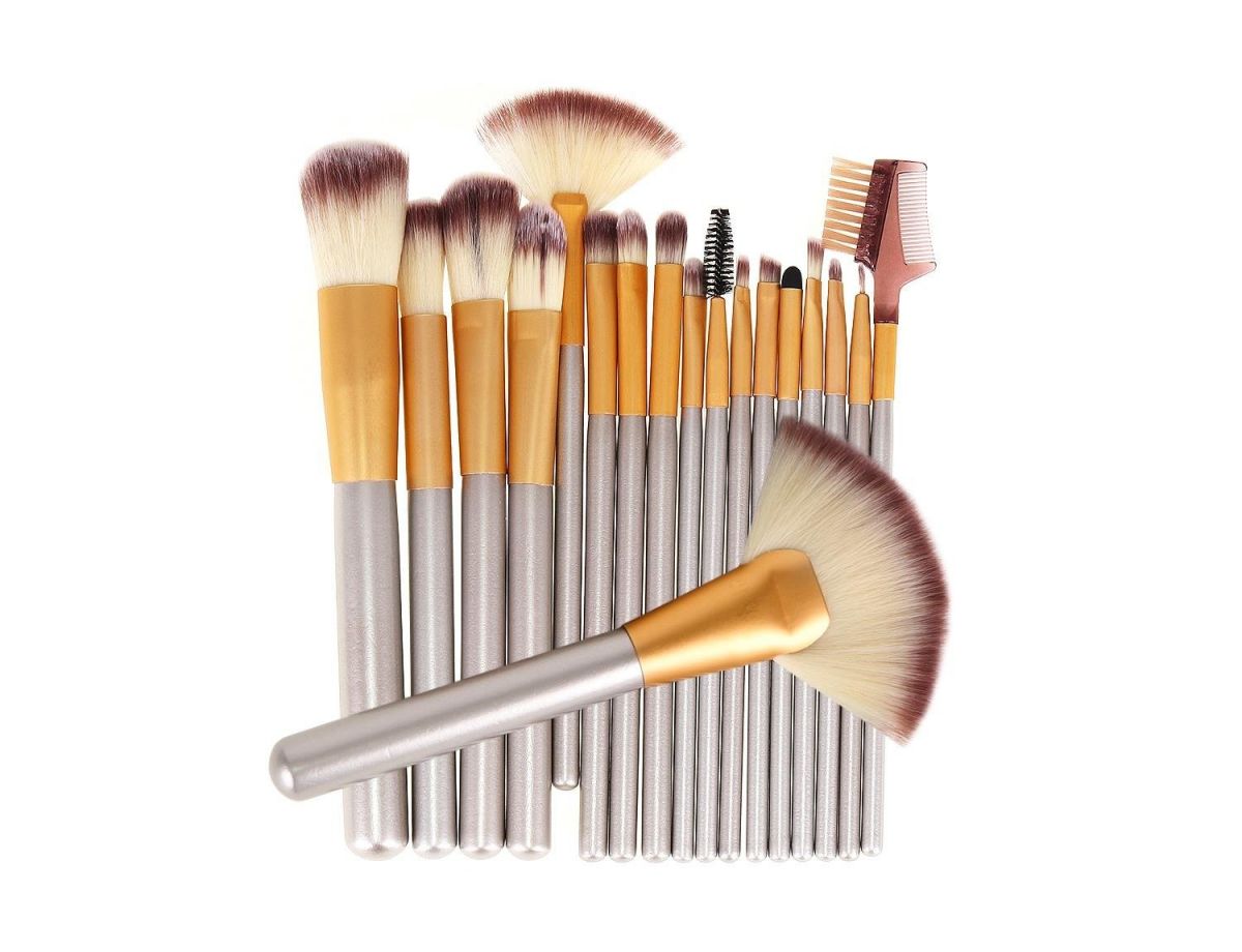 ISO 8572 Sada kozmetických štetcov v puzdre 18 kusov | Nakupik.eu